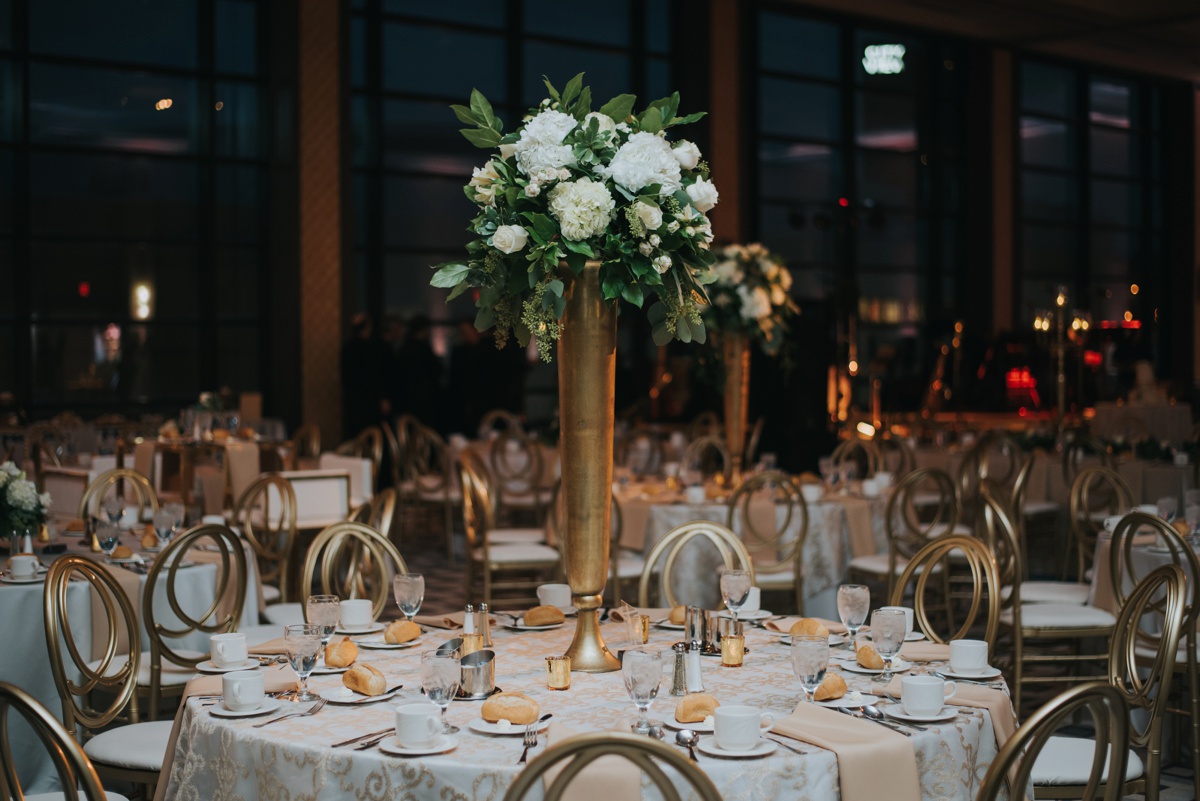 Classic Contemporary Wedding at the Duquesne Power Center