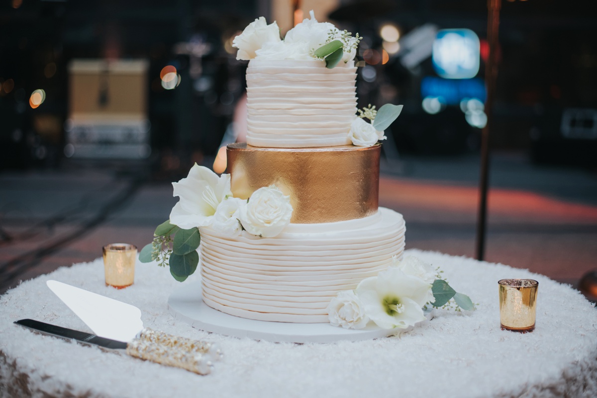 Classic Contemporary Wedding at the Duquesne Power Center