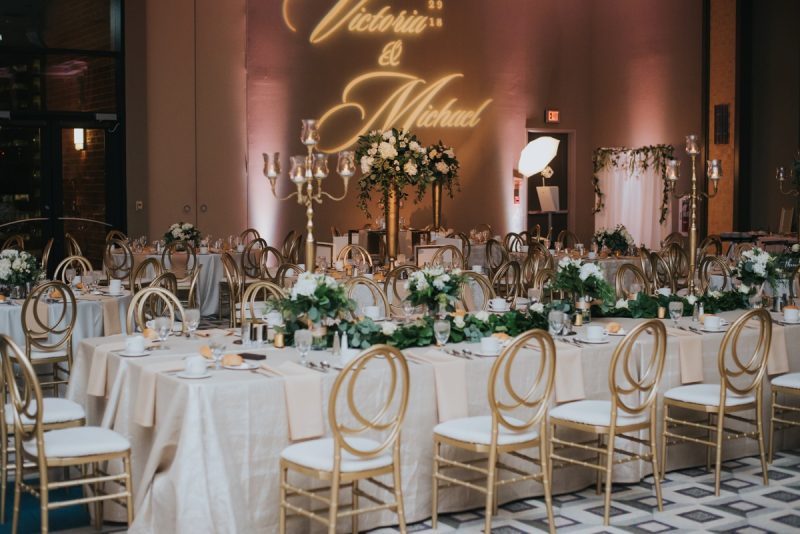 Classic Contemporary Wedding at the Duquesne Power Center
