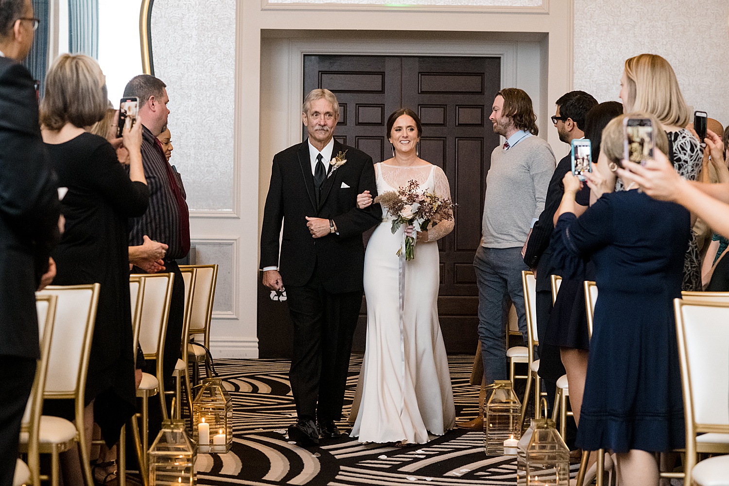 Uniquely Modern Hotel Monaco Wedding | Burgh Brides